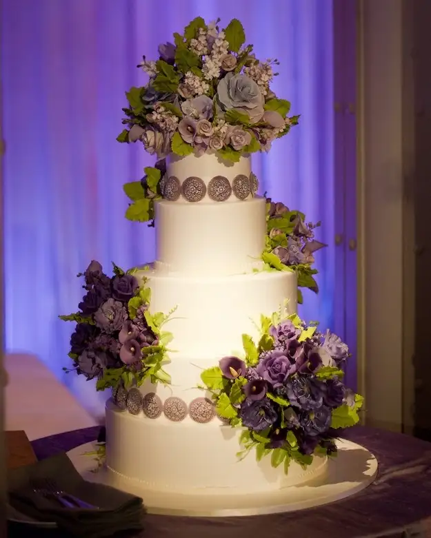 10 Towering Cakes That Amaze