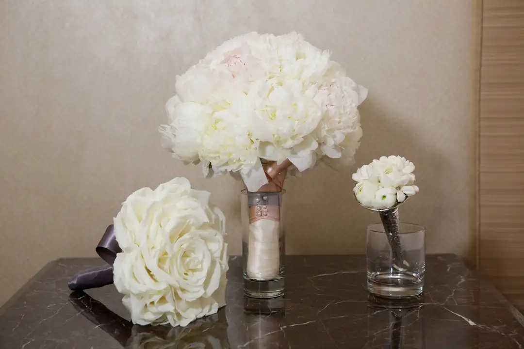 The Most Creative Way to Display Roses in Your Bouquet
