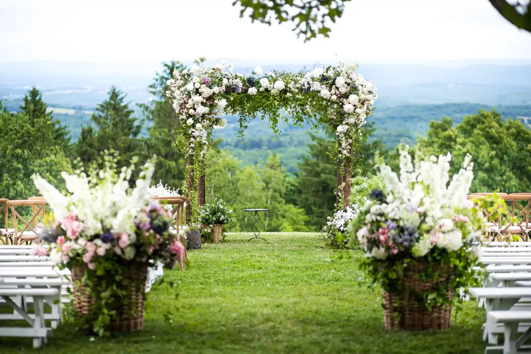 20 Outdoor Weddings That Will Make You Rethink Your Venue