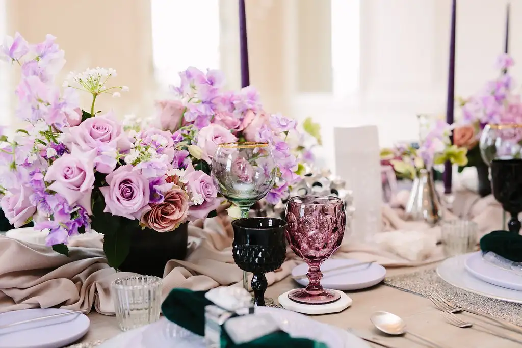 How to Add a Pop of Color to Your Wedding Table
