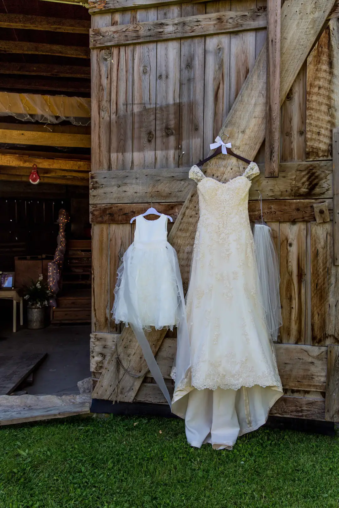 A Cowboy's Western Wedding at the Oldest Barn in Iowa