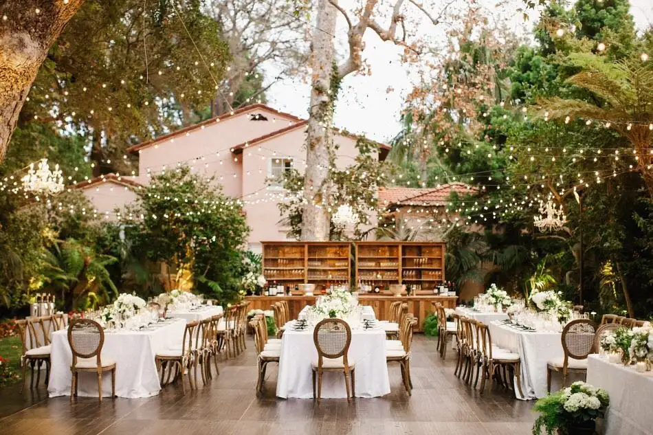 What to Include on a Wedding Itinerary for Your Guests