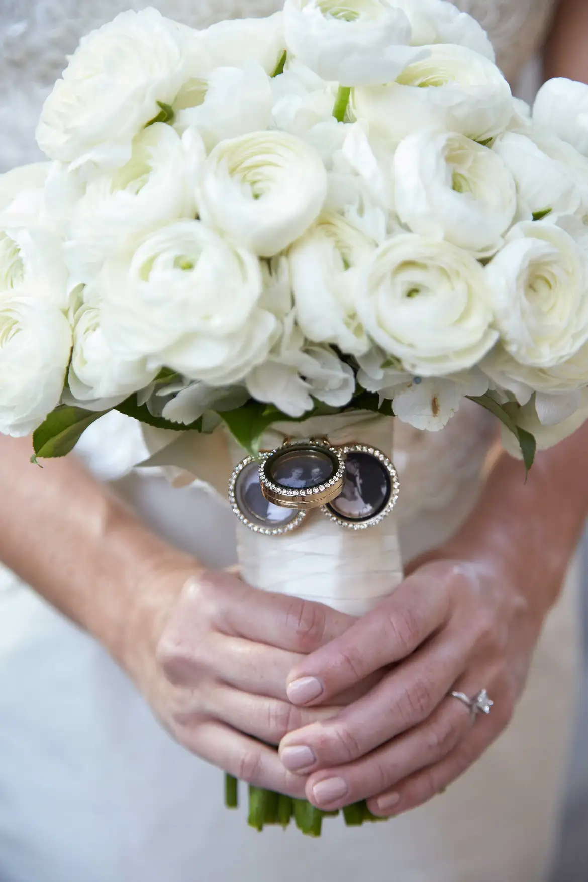 How to Include Family Photos in Your Wedding Décor