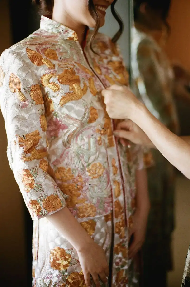 A Guide to Chinese Wedding Customs & Traditions