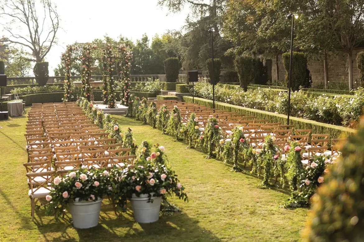How to Be a Good Wedding Guest | Inside Weddings