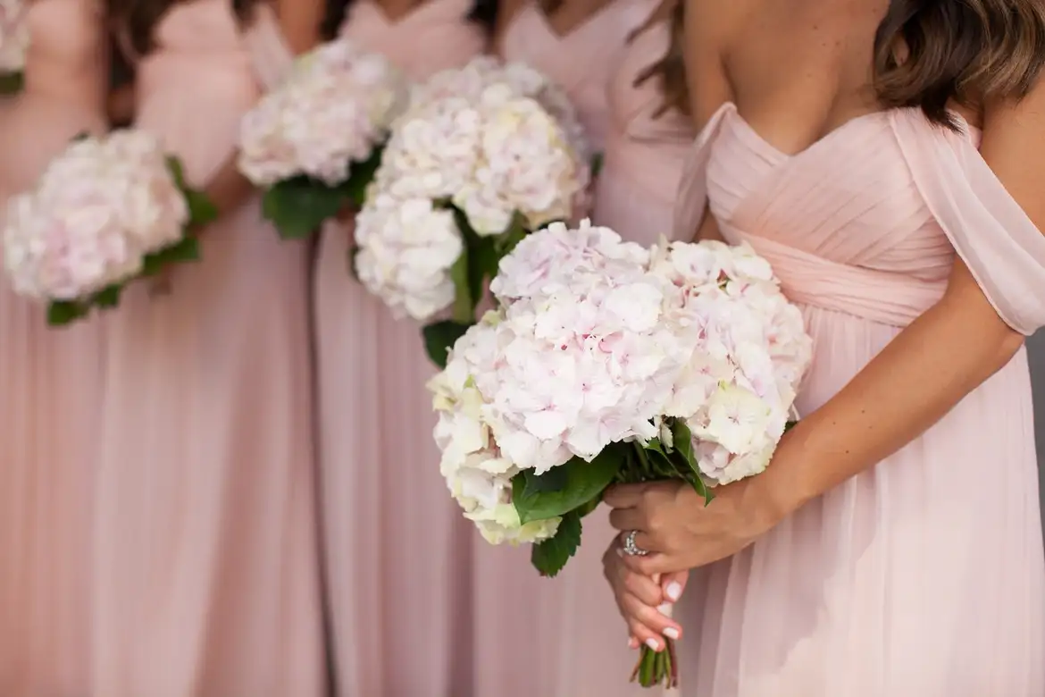 How to Tastefully Incorporate Pink Décor Details