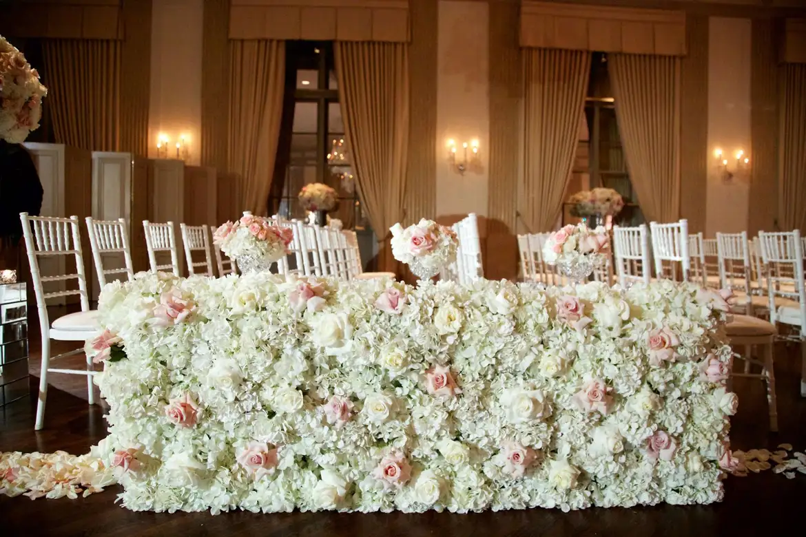Small Flower Wall on Aisle
