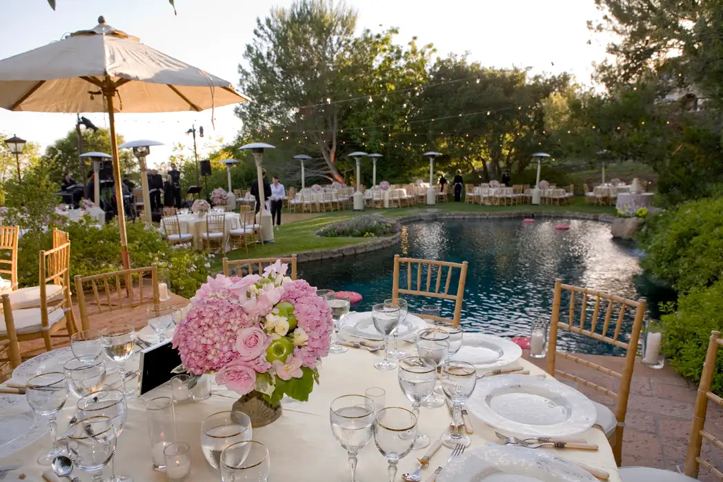 7 Dreamy Poolside Weddings to Inspire Your Summer Event