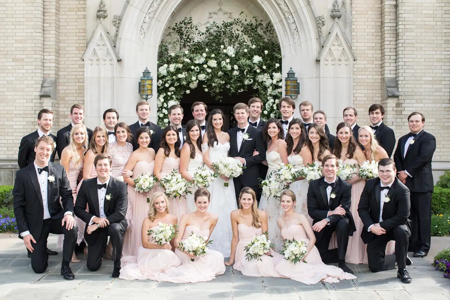 How to Choose the Processional Order of Bridesmaids + Groomsmen ...