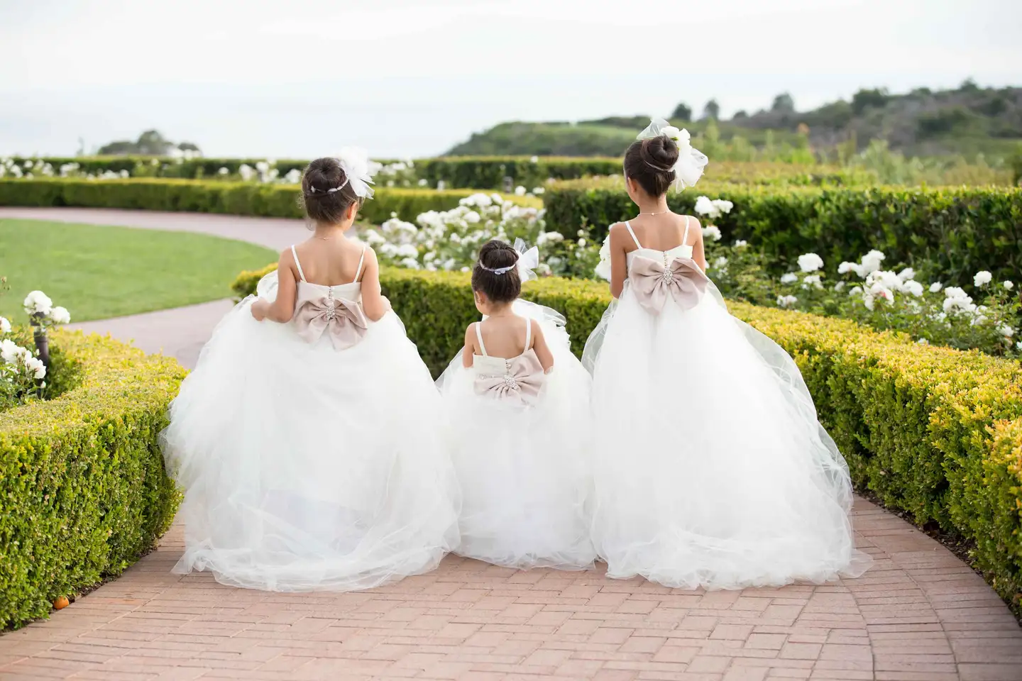 Flower Girl Etiquette: What to Know If You Have Flower Girls - Inside ...