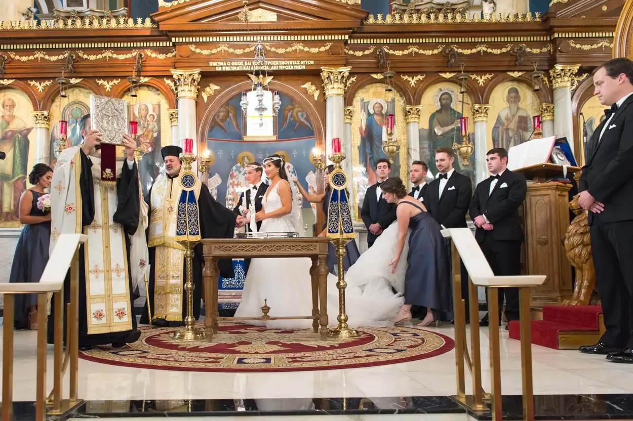 Greek Ceremony + Hotel Reception with Gold Color Scheme in Chicago ...