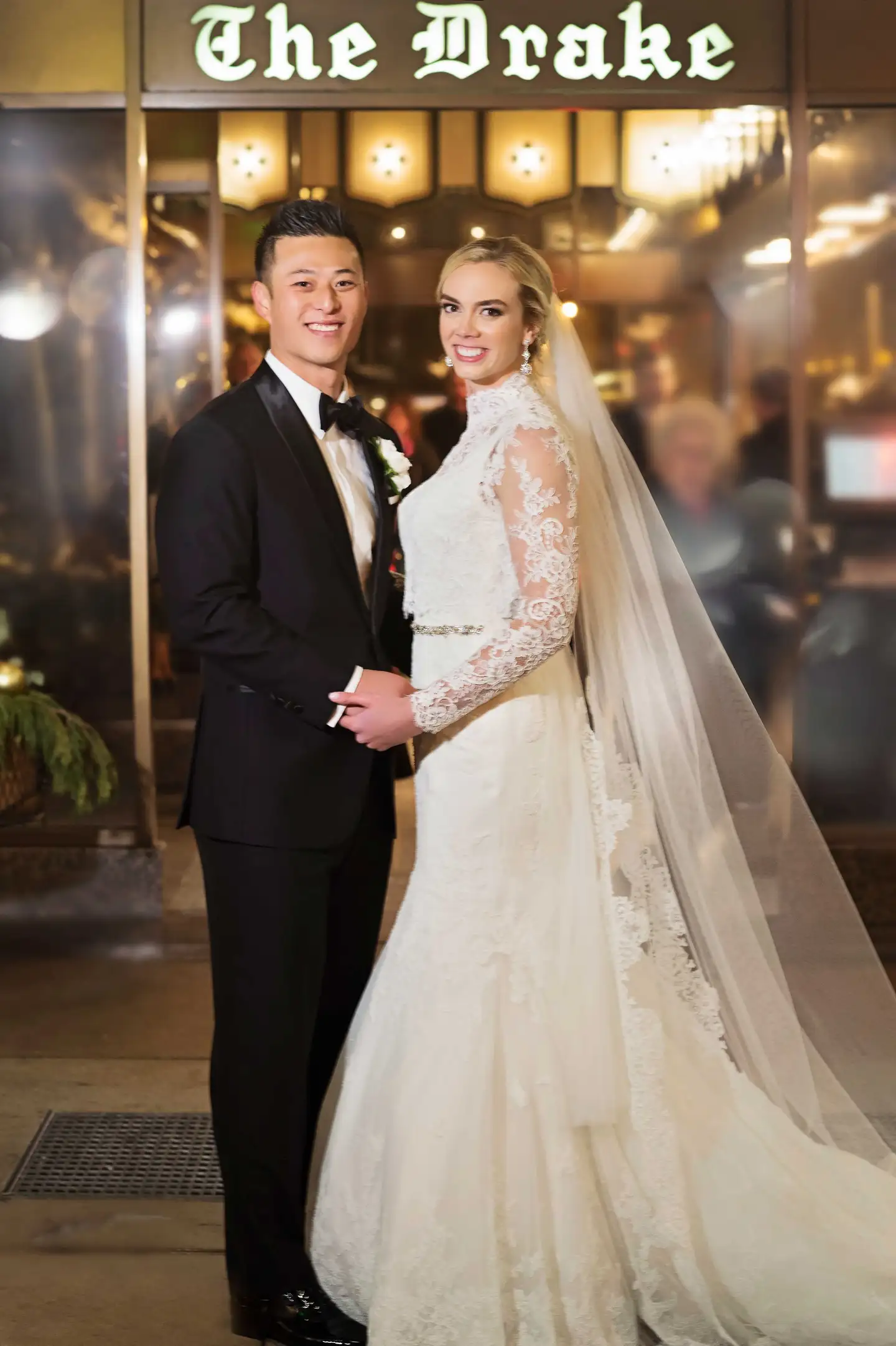 Real Wedding of Monica Drake + Rob Refsnyder - Inside Weddings