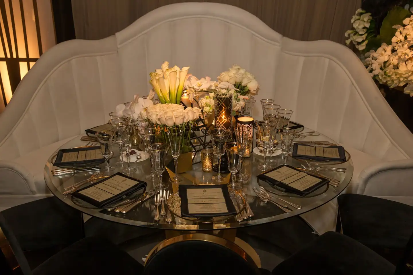 Round Table with Banquette Seating
