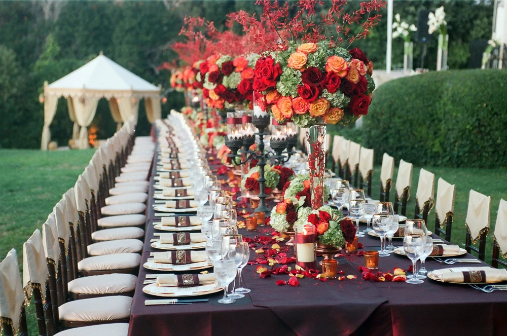 so intimate table seats