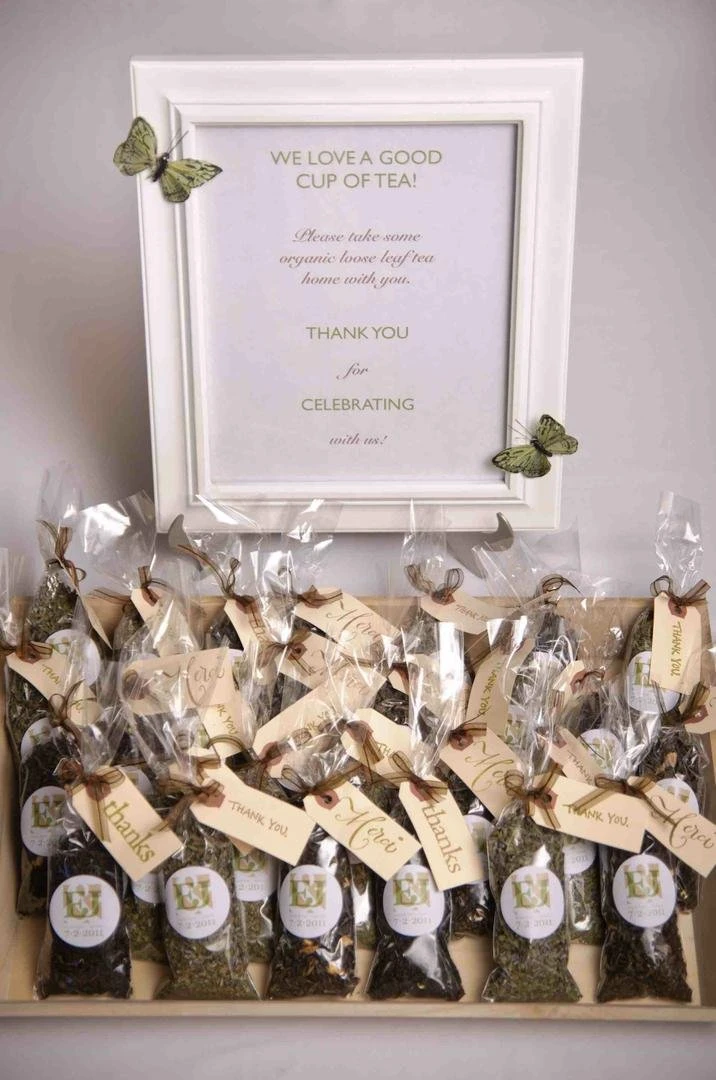 Real Wedding of Enuka Okuma + Joe Gasparik - Inside Weddings