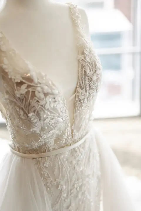 Luxury Wedding Inspiration with Modern Details in Pittsburgh