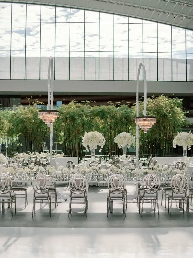 Cleveland Museum of Art Wedding with Lavender Details