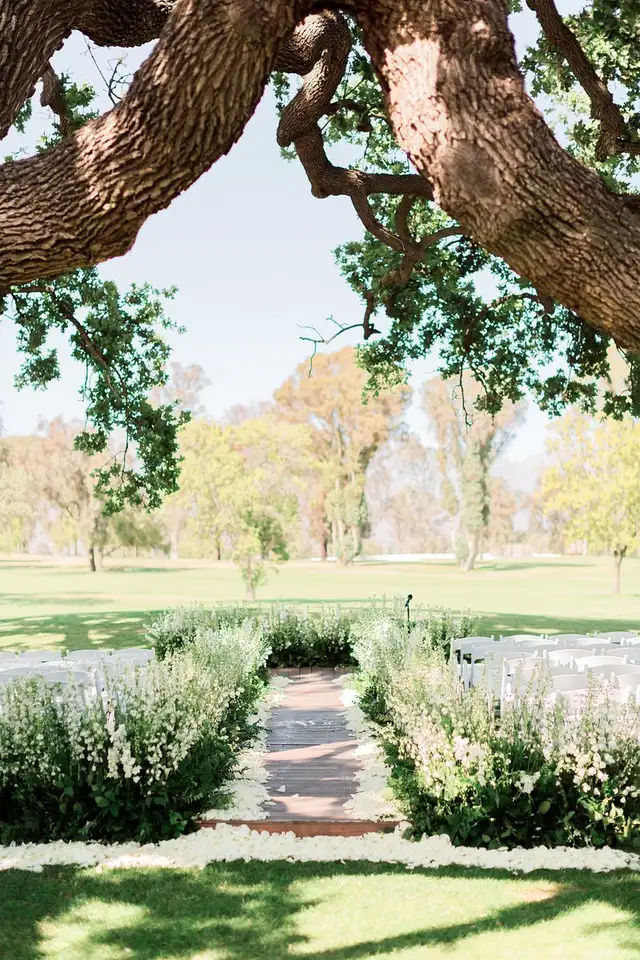 15+ Spring Wedding Ideas You'll Love - Inside Weddings