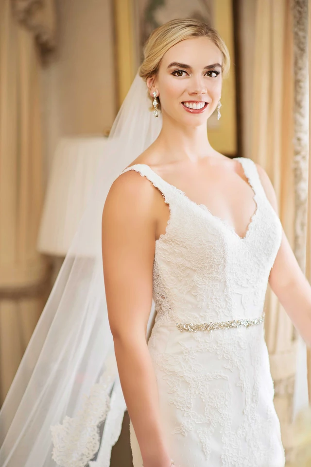 Real Wedding of Monica Drake + Rob Refsnyder - Inside Weddings