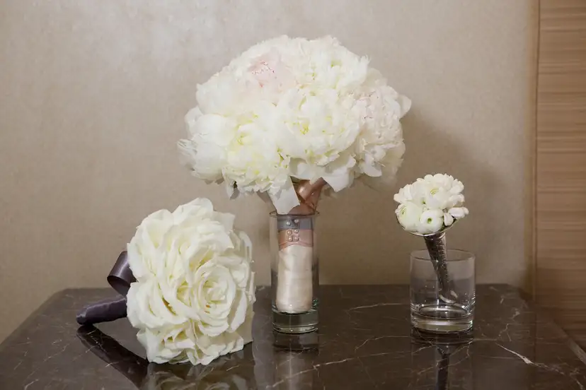 The Most Creative Way to Display Roses in Your Bouquet