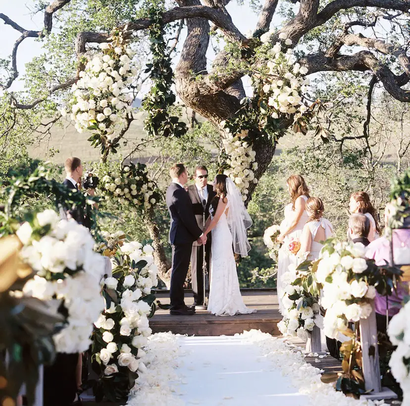 20 Outdoor Weddings That Will Make You Rethink Your Venue