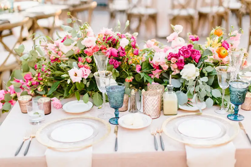 How to Add a Pop of Color to Your Wedding Table