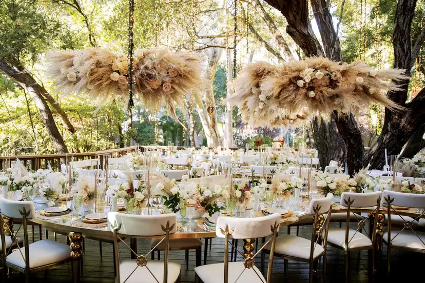 Wedding Ideas Inspired by the 2025 Pantone Color of the Year